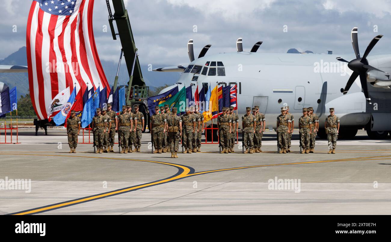 U.S. Marines with Marine Aerial Refueler Transport Squadron (VMGR) 153 ...