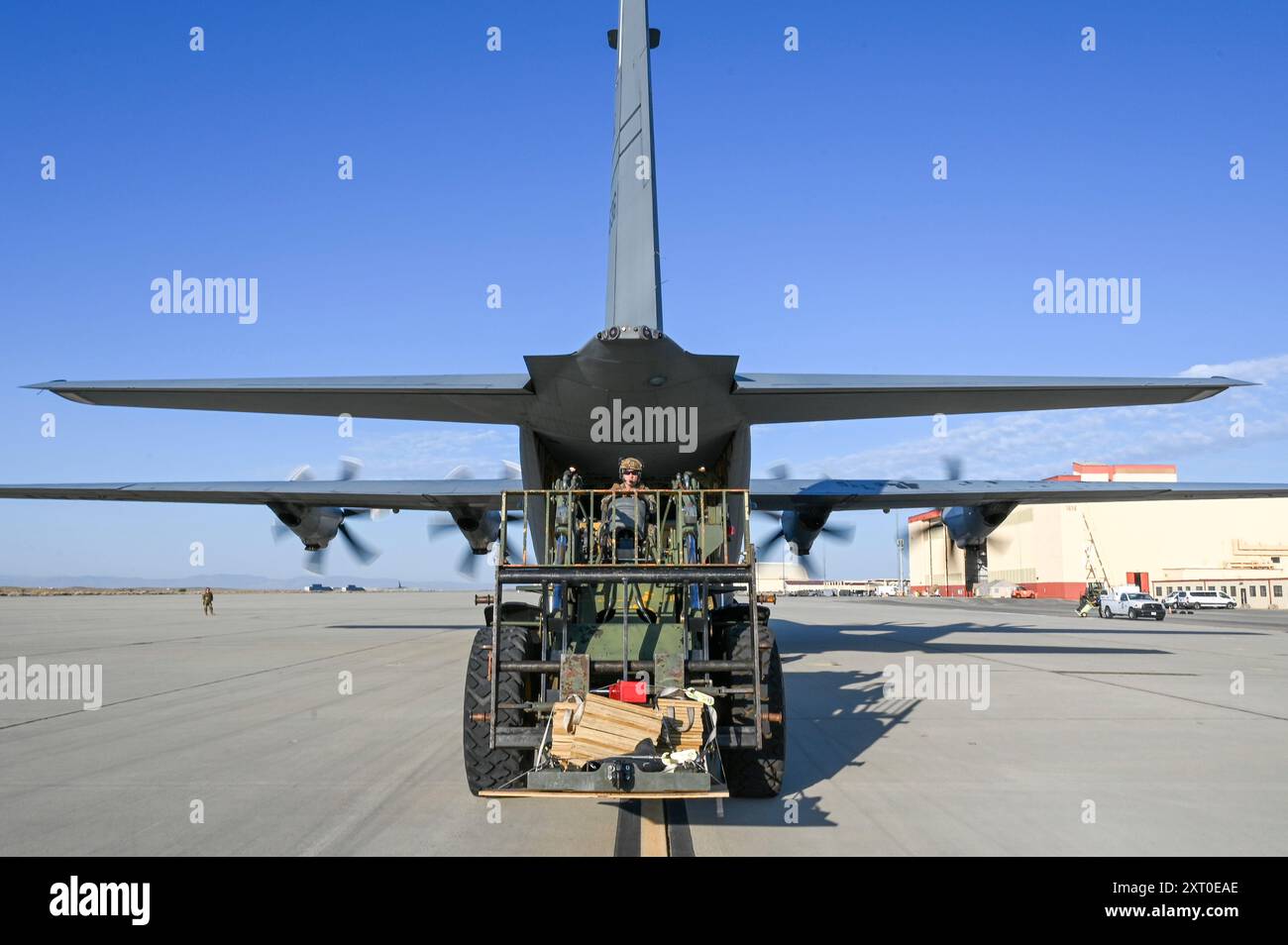 C 130 cargo loading hi-res stock photography and images - Alamy