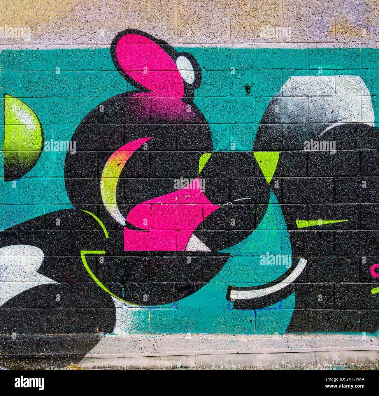 Colourful grafitti on house wall hi-res stock photography and images ...