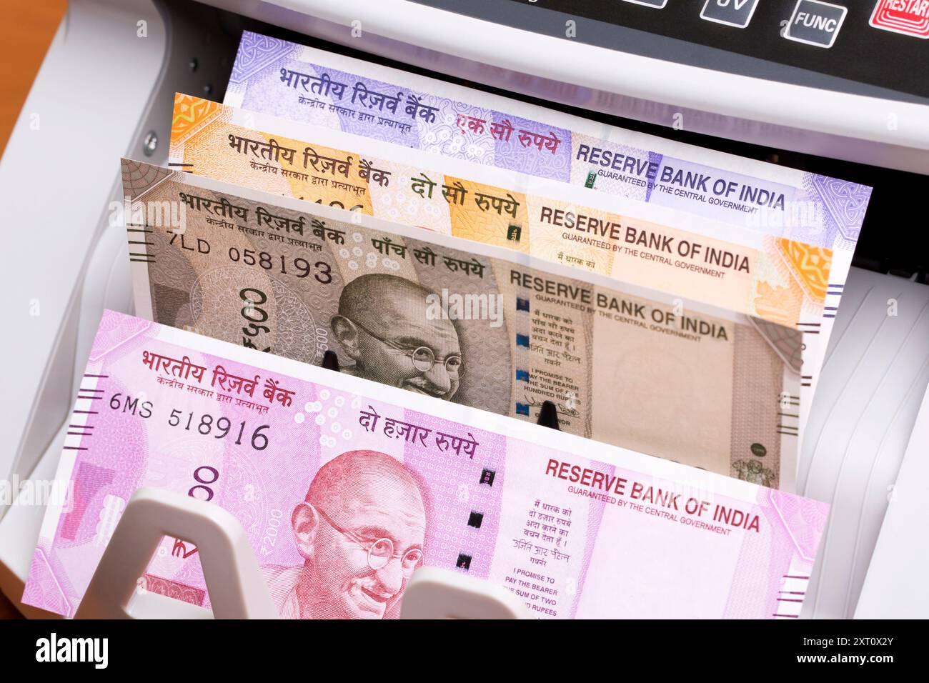 Money counting machine indian rupee hi-res stock photography and images ...