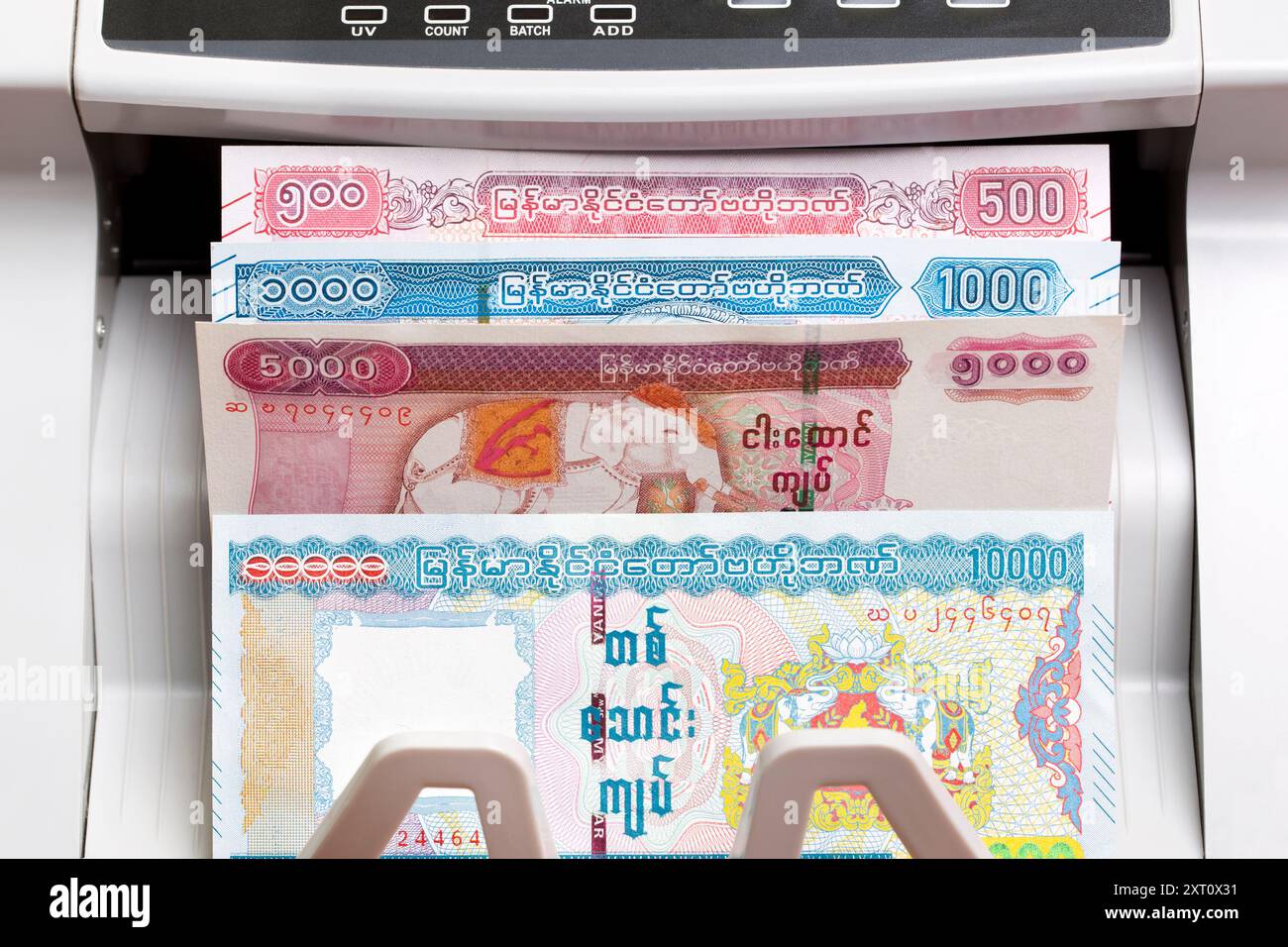 Myanmar money - Kyat in the counting machine Stock Photo - Alamy