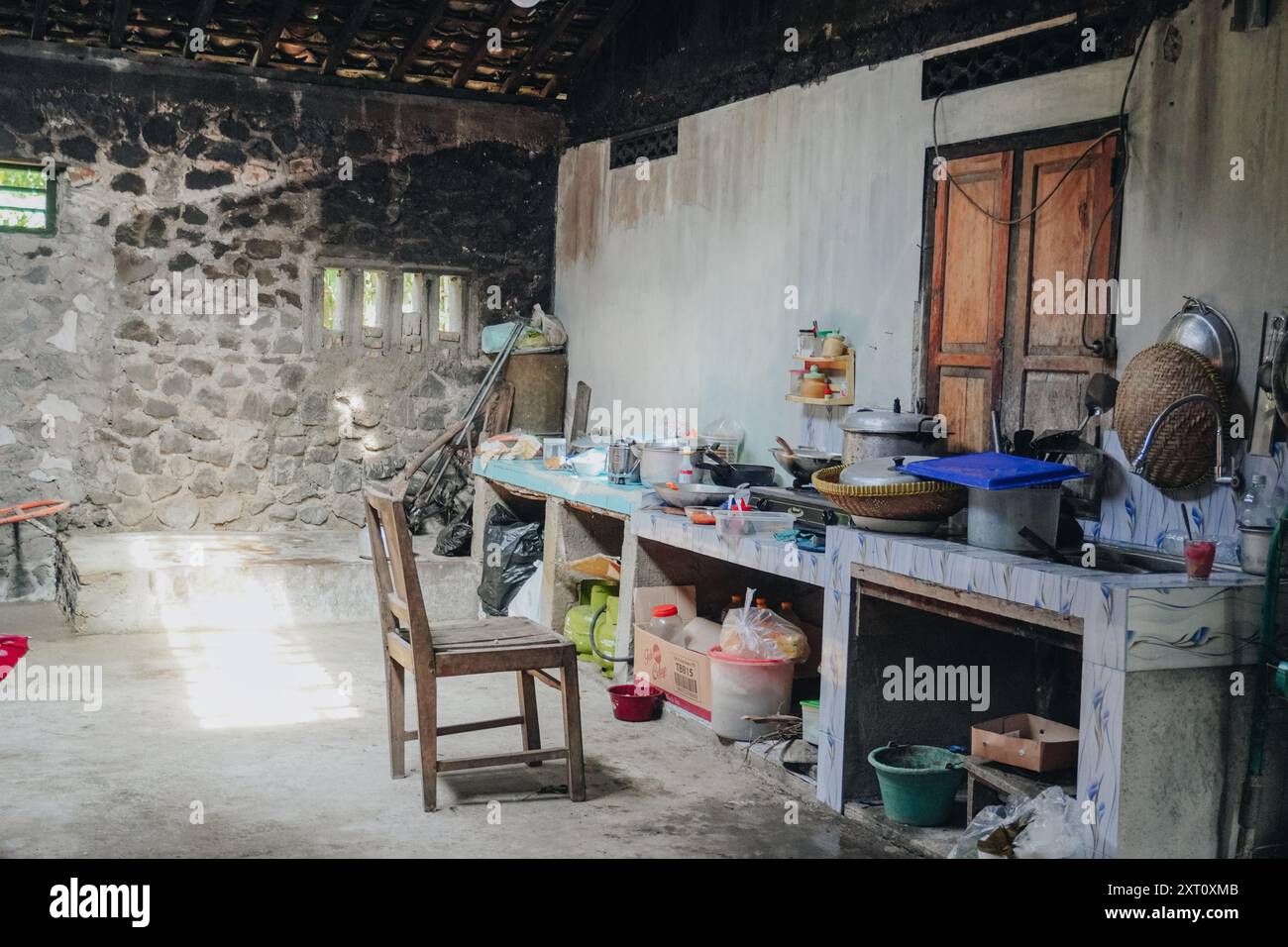 Furniture and utensils used hi-res stock photography and images - Alamy