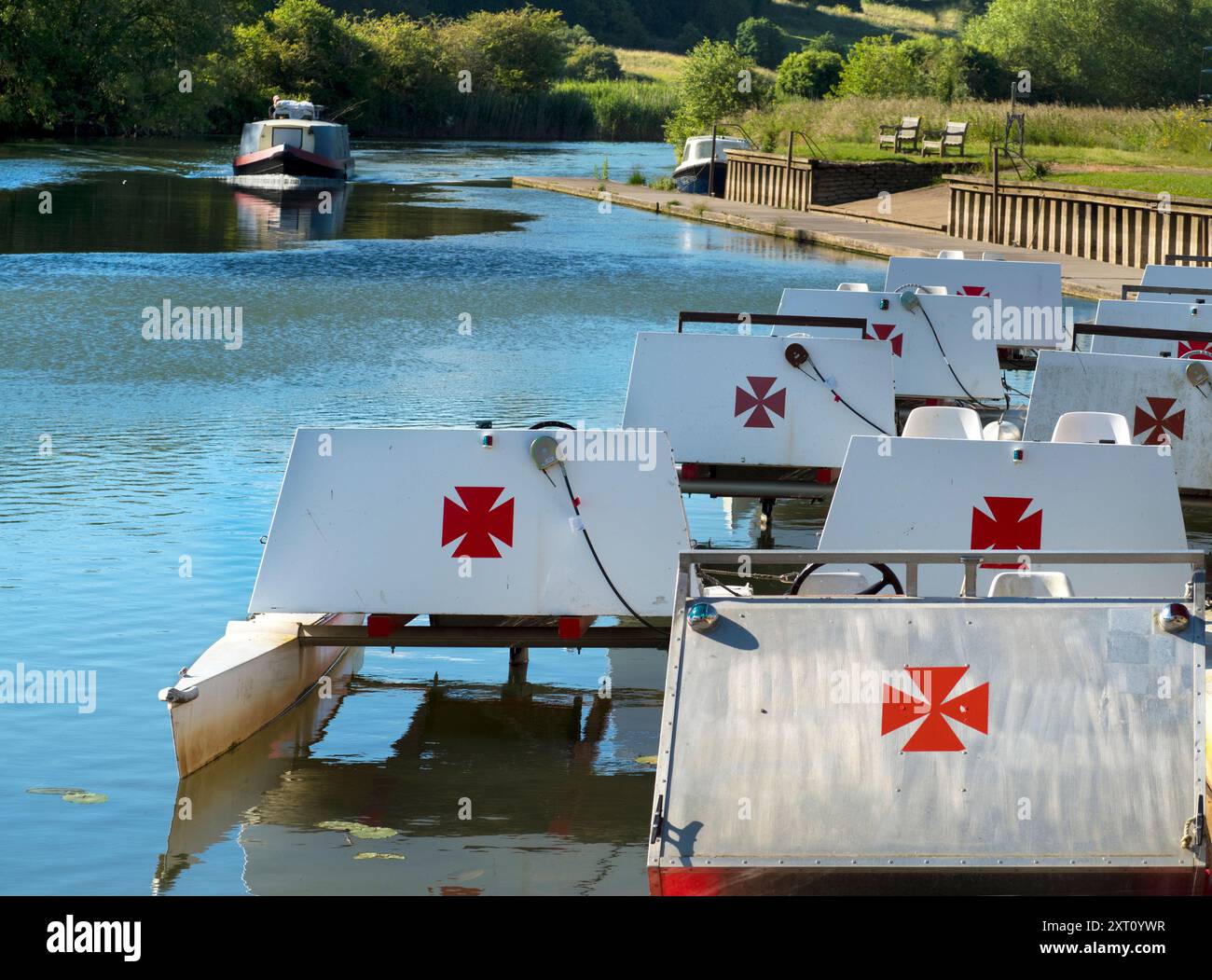 Founded in 1921 and located on a beautiful part of the Thames in ...