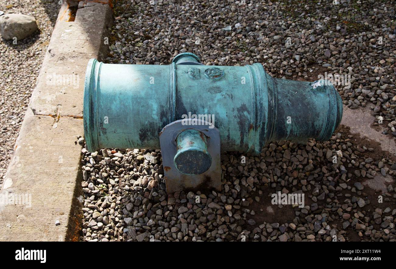 Bronze Mortar inscribed Thomas Pitt 1614 with the barrel inscribed with ...