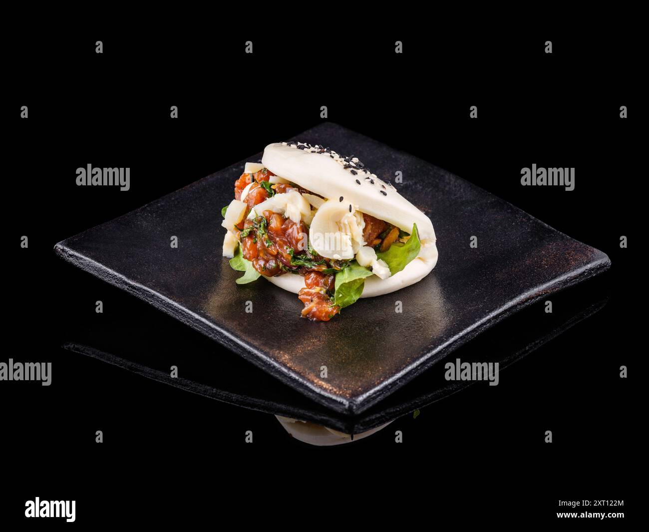 Sleek high bun hi-res stock photography and images - Alamy