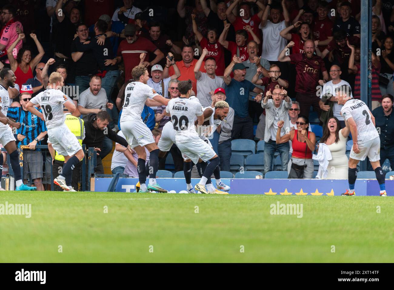 Southend Utd v York City, 2024-25 Vanarama National League at Roots ...