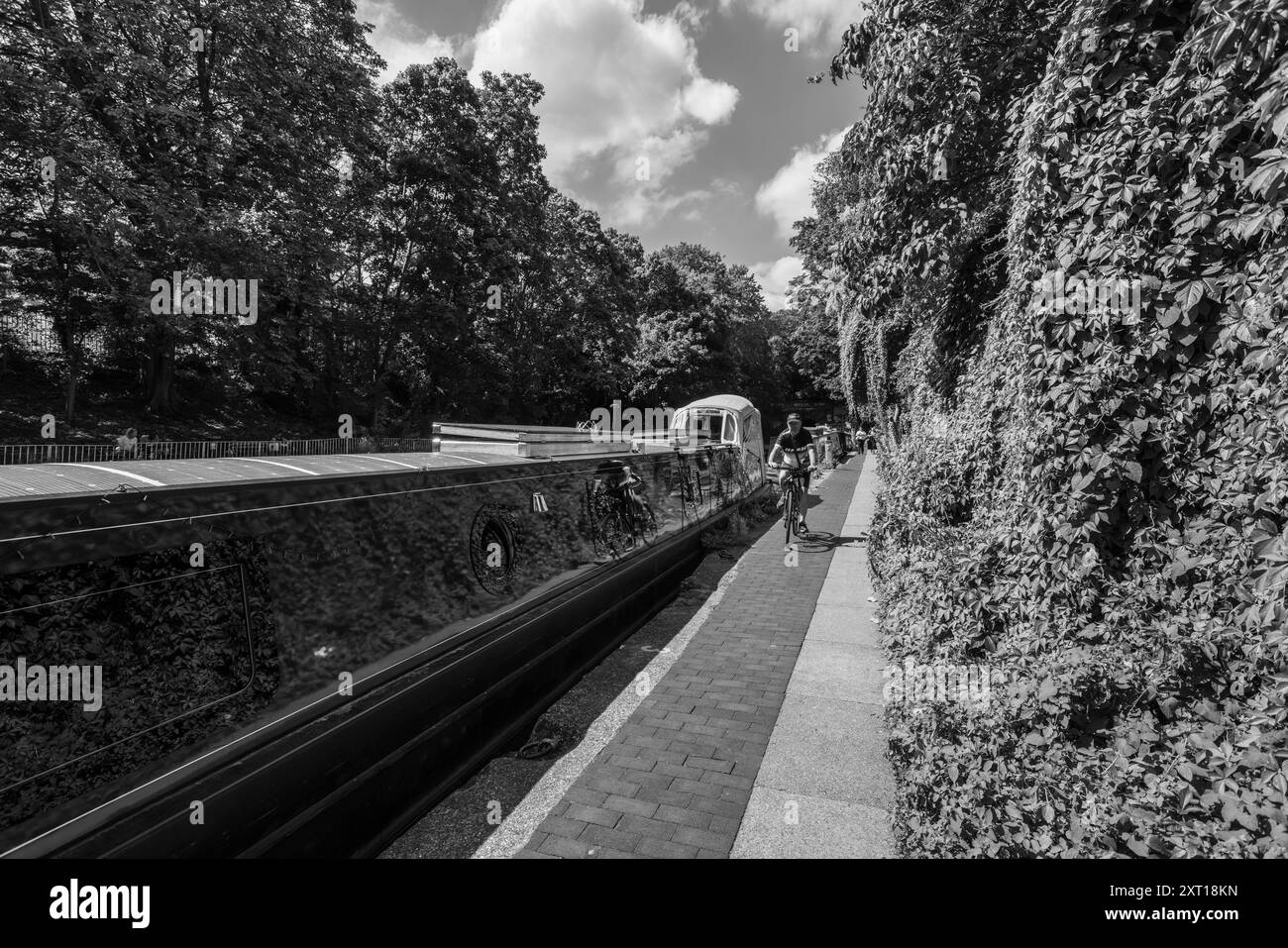 London Regent's Canal City Road Lock Stock Photo - Alamy