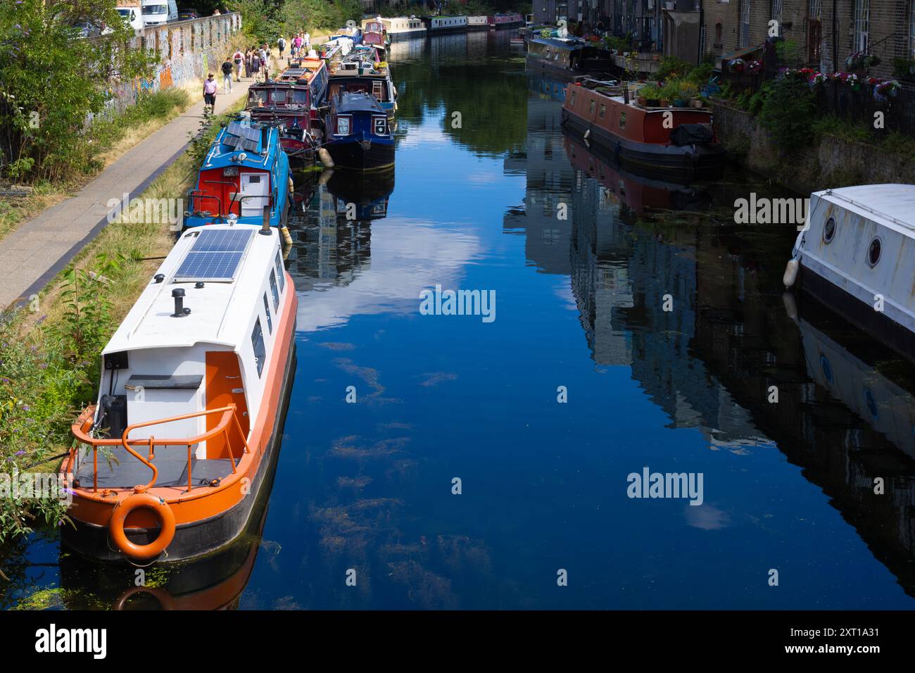 London Regent's Canal City Road Lock Stock Photo - Alamy