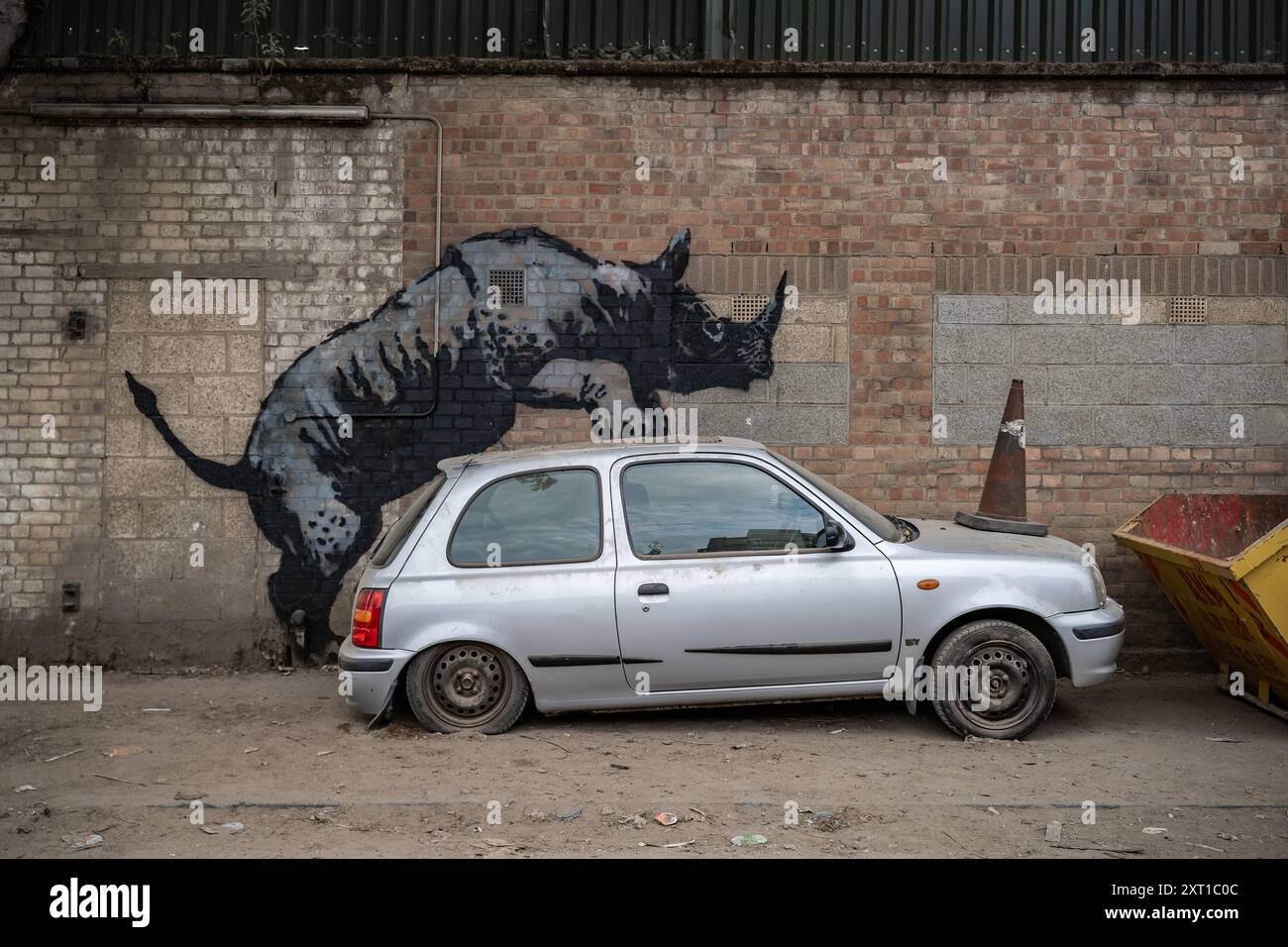 Banksy rhino hi-res stock photography and images - Alamy