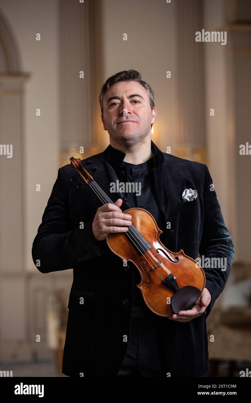 The oxford and cambridge club pall mall hi-res stock photography and ...