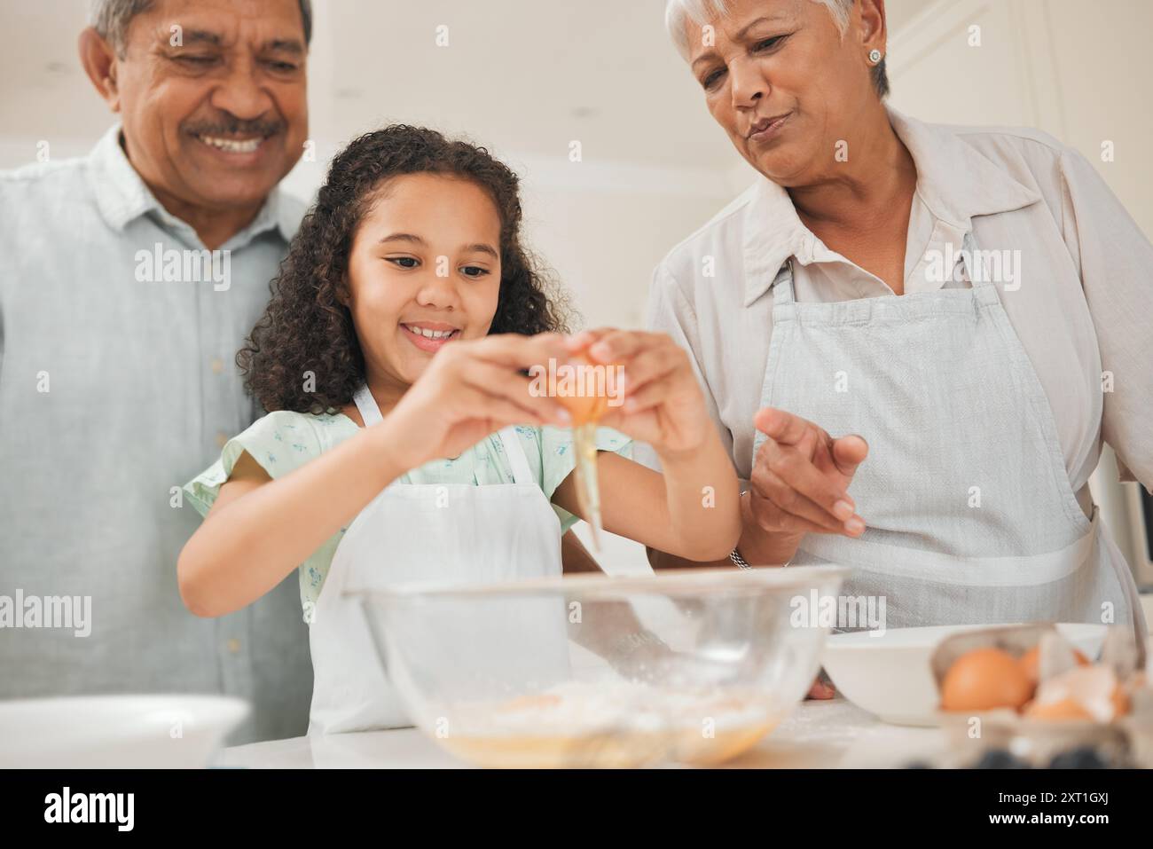 Grandpa cooking with kid hi-res stock photography and images - Alamy