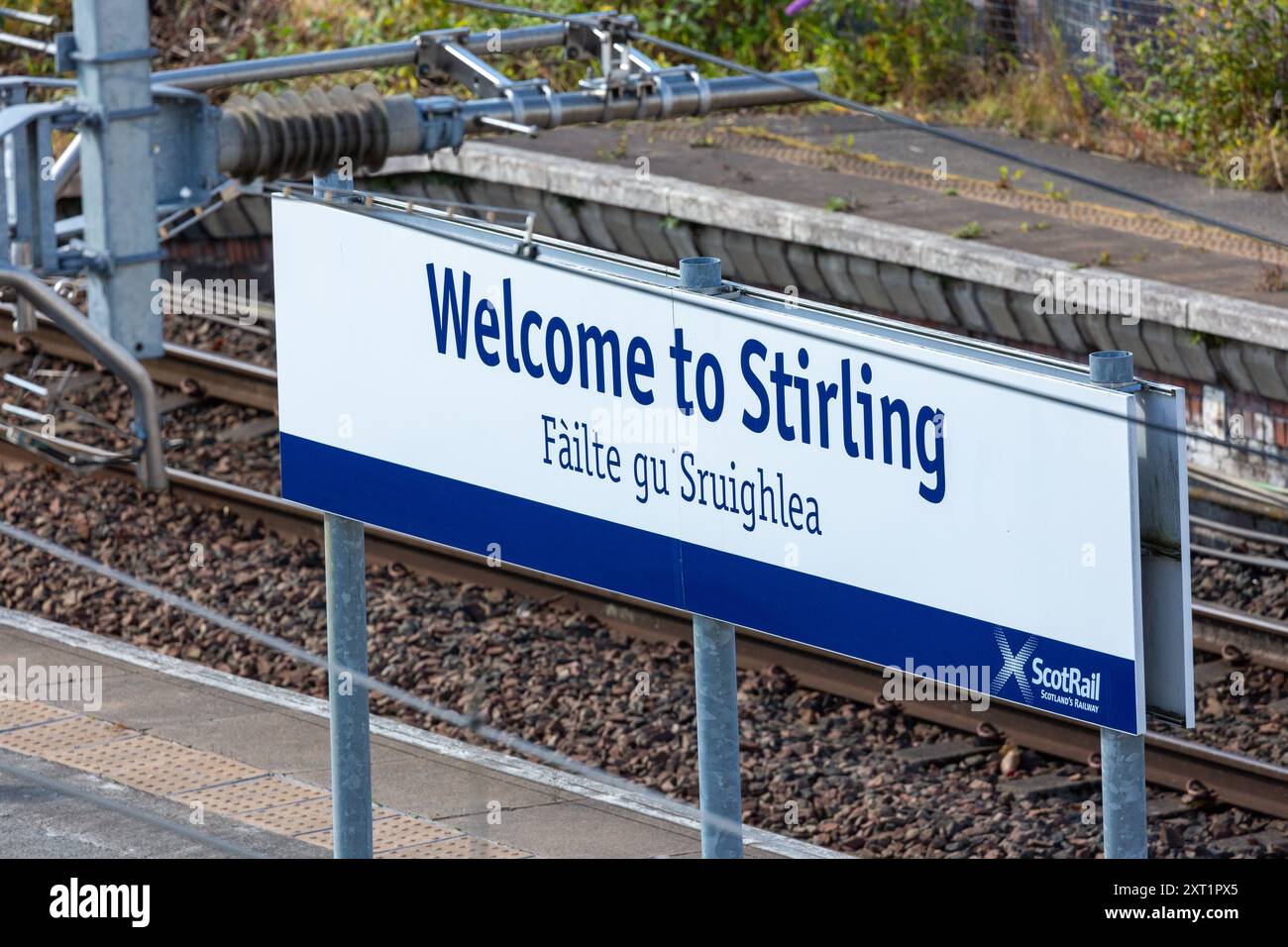 Welcome to Stirling sign on a platform of Stirling Train Station Stock ...