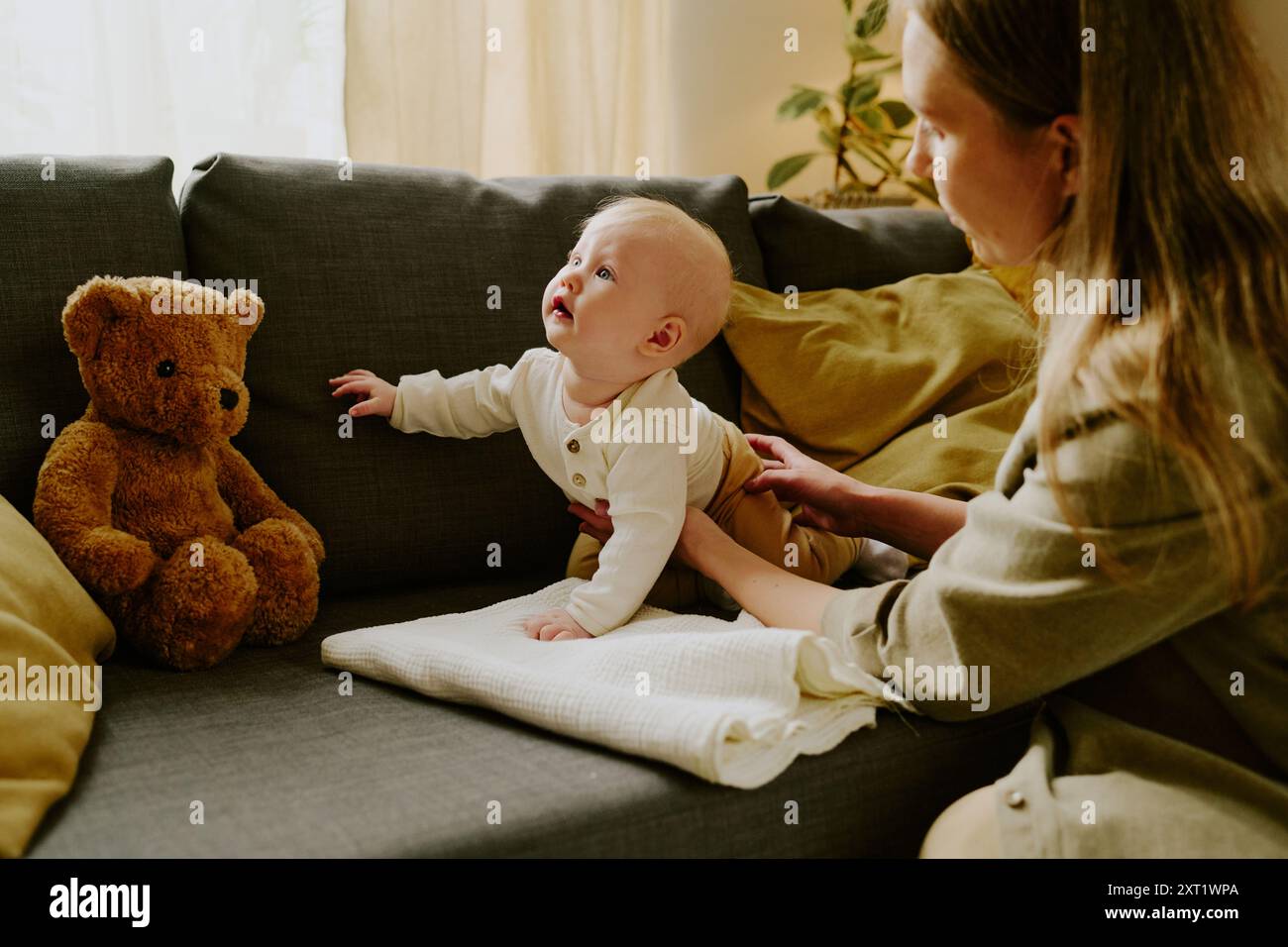 Child bear crawl hi-res stock photography and images - Alamy