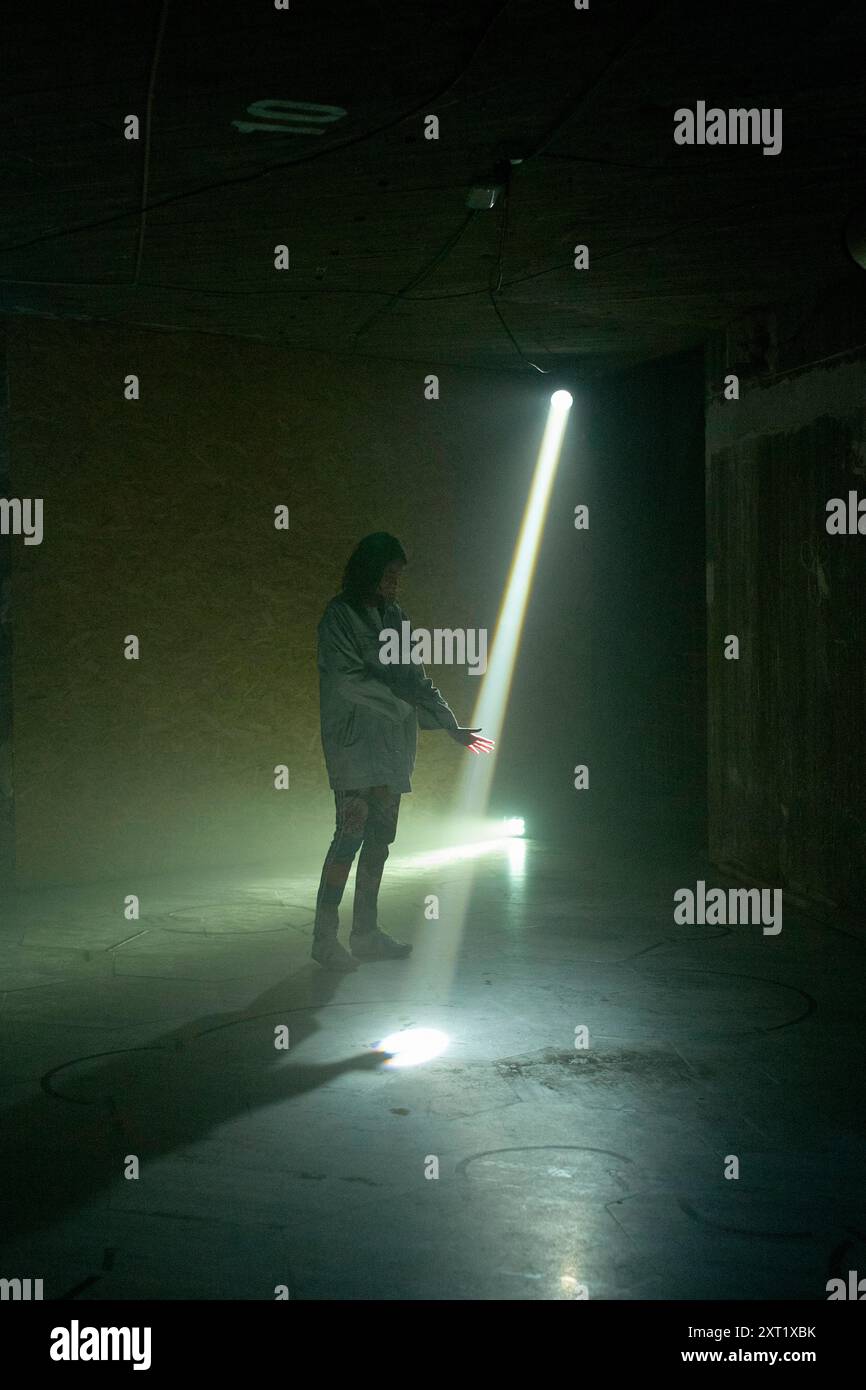 Stark beam hi-res stock photography and images - Alamy