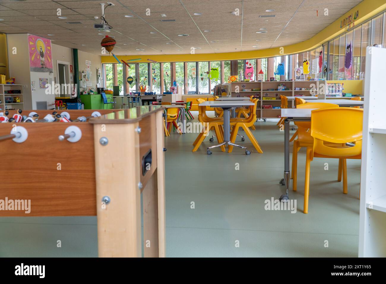 Elementary age shool classroom with no children ready for back to shool ...
