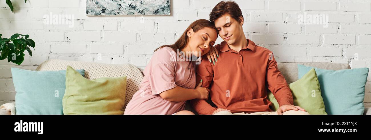 Man rest head on woman shoulder hi-res stock photography and images - Alamy