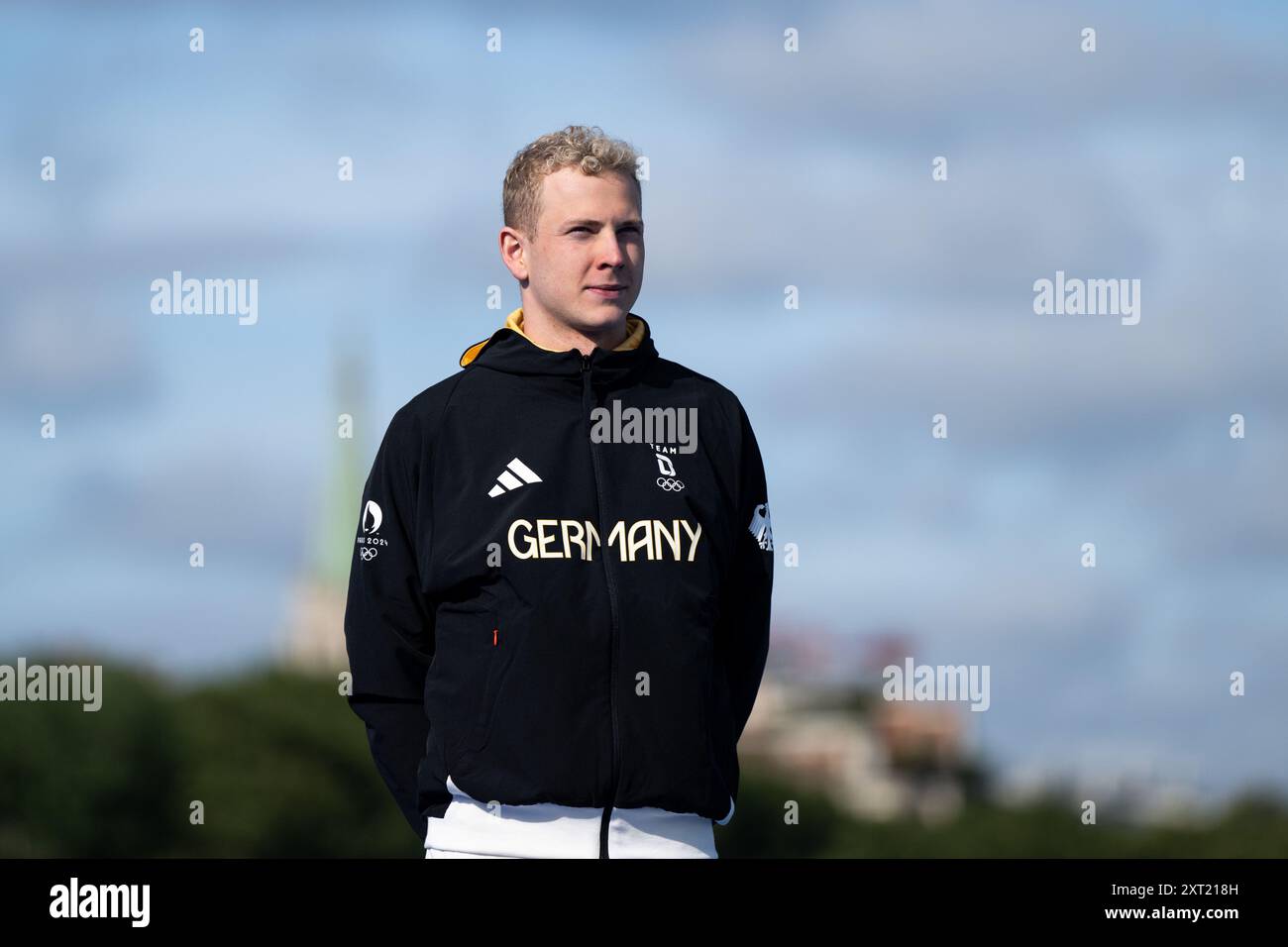 KLEMET Oliver (Deutschland) jubelt bei der Siegerehrung auf dem Podium ...