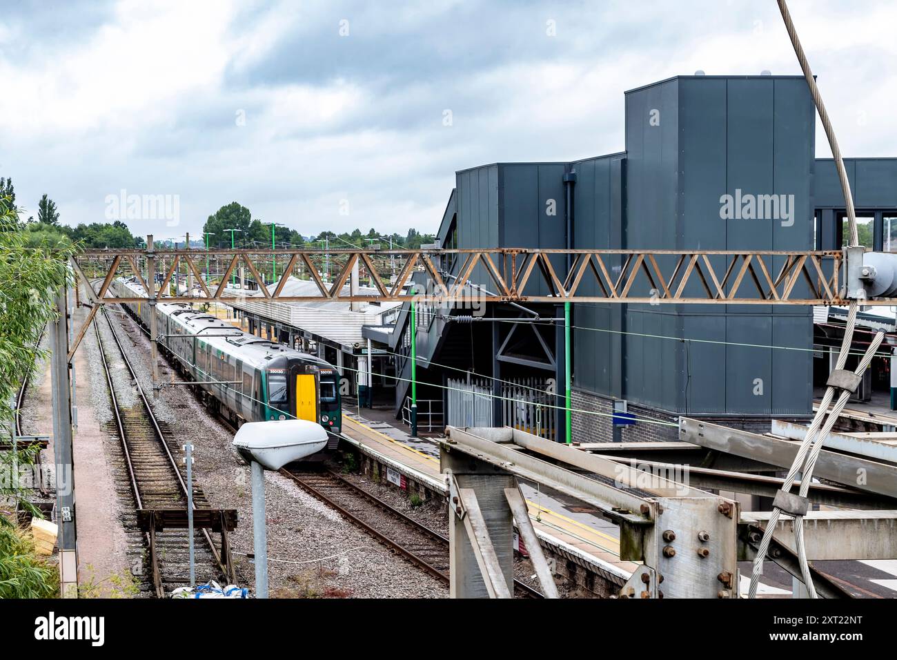 Northampton town railway station, Black Lion Hill, Northampton, England ...