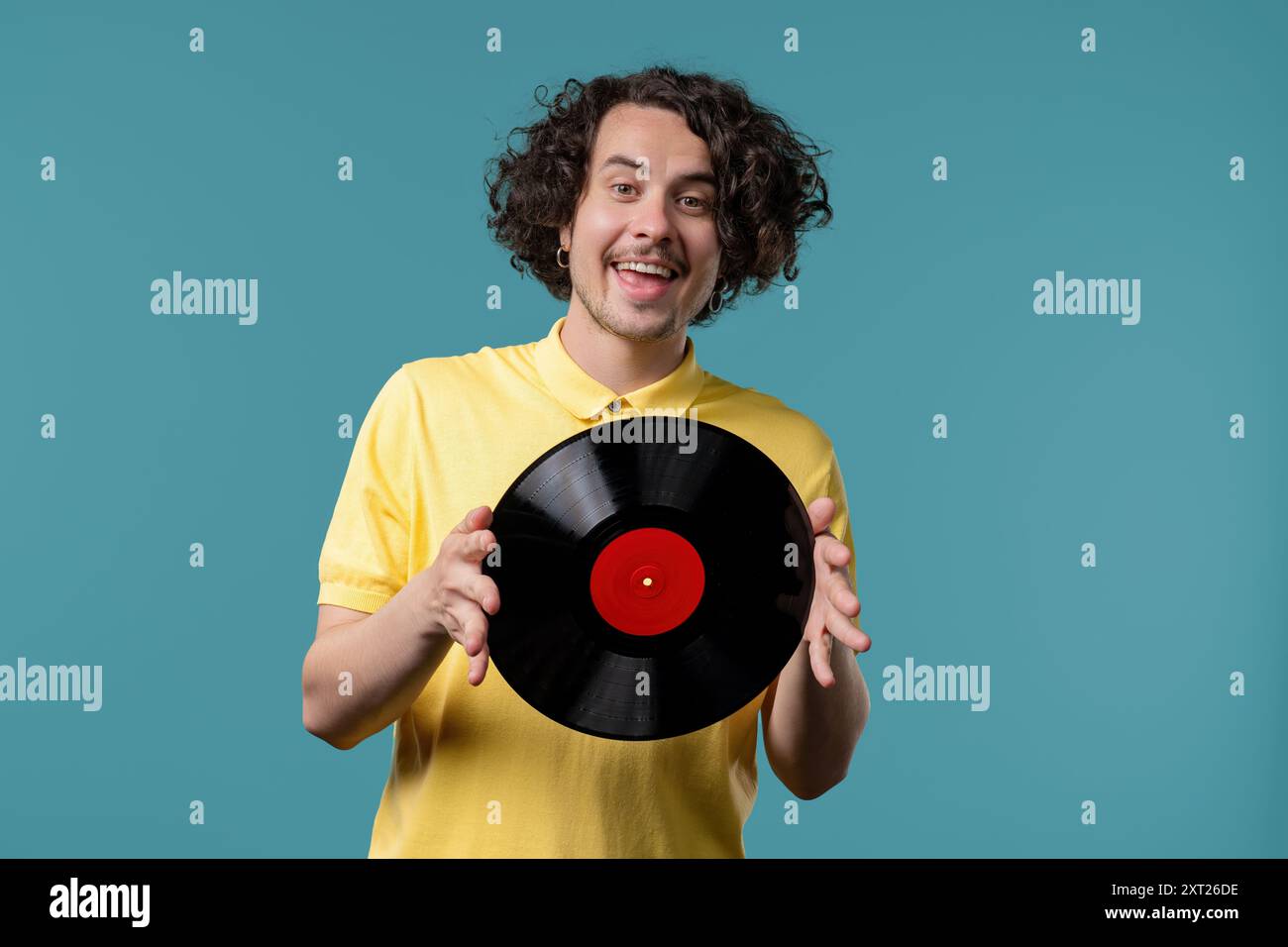 Man choosing vinyl records hi-res stock photography and images - Alamy