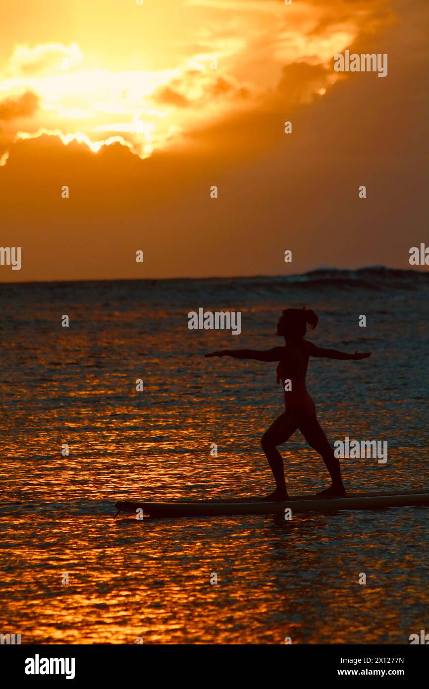 Beautiful calming view sunset tropical hi-res stock photography and ...