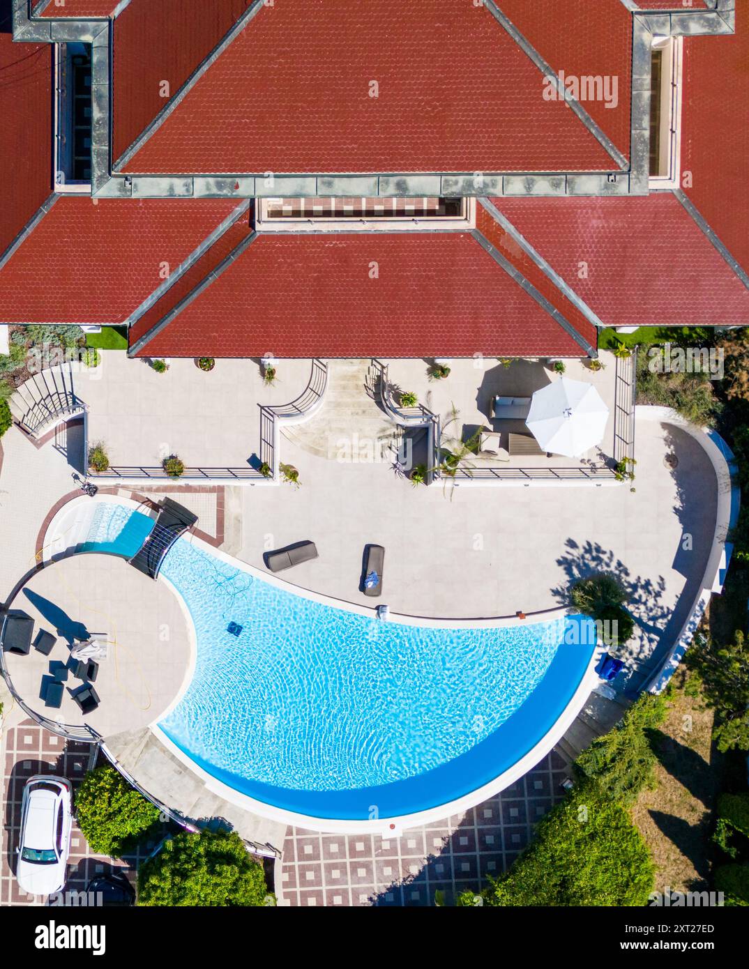 Top view of swimming pool and luxury villa Stock Photo - Alamy
