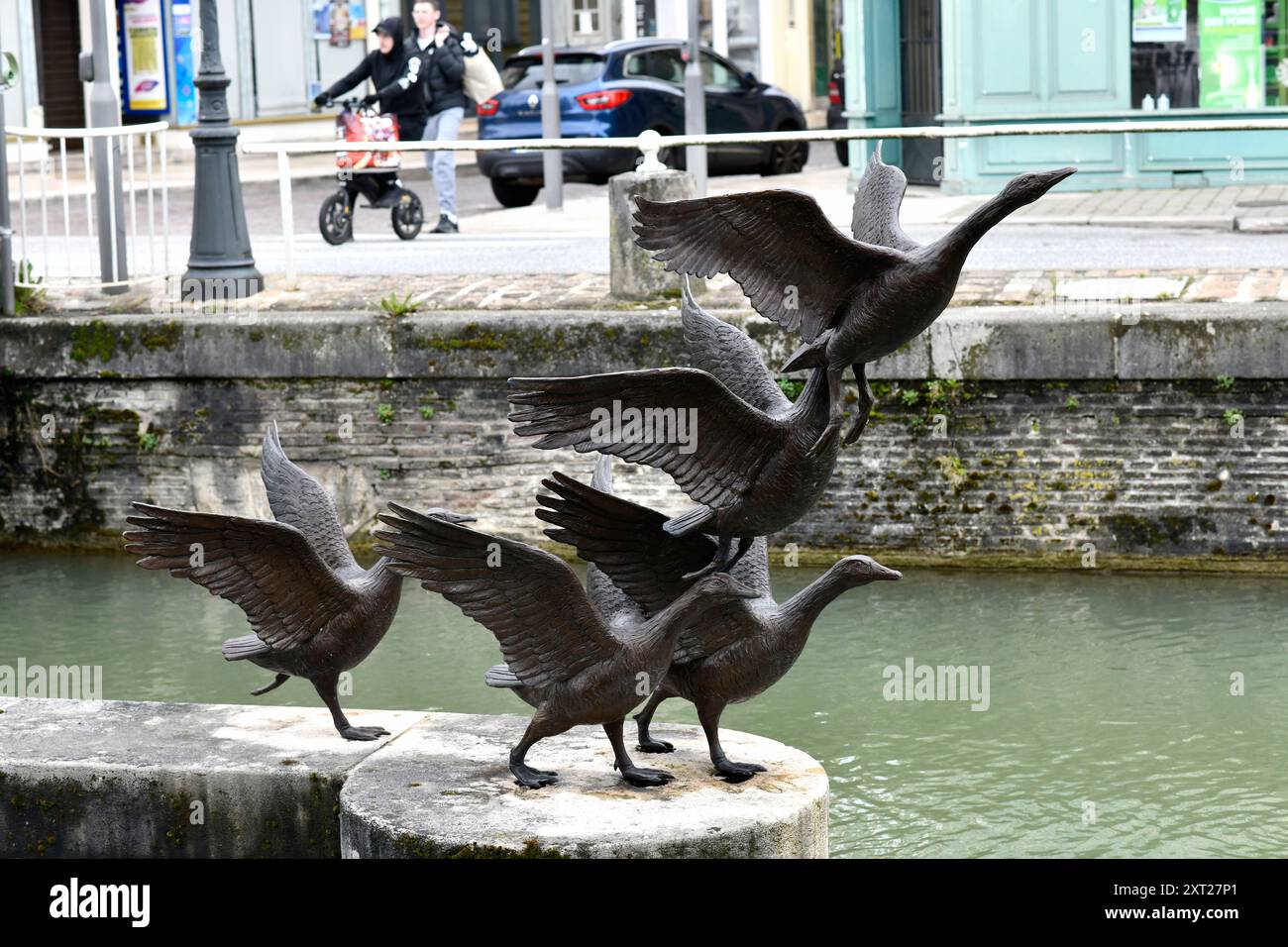Sculpture 'Attendez-moi' or 'Wait for me' by Belgian sculptor Tom ...