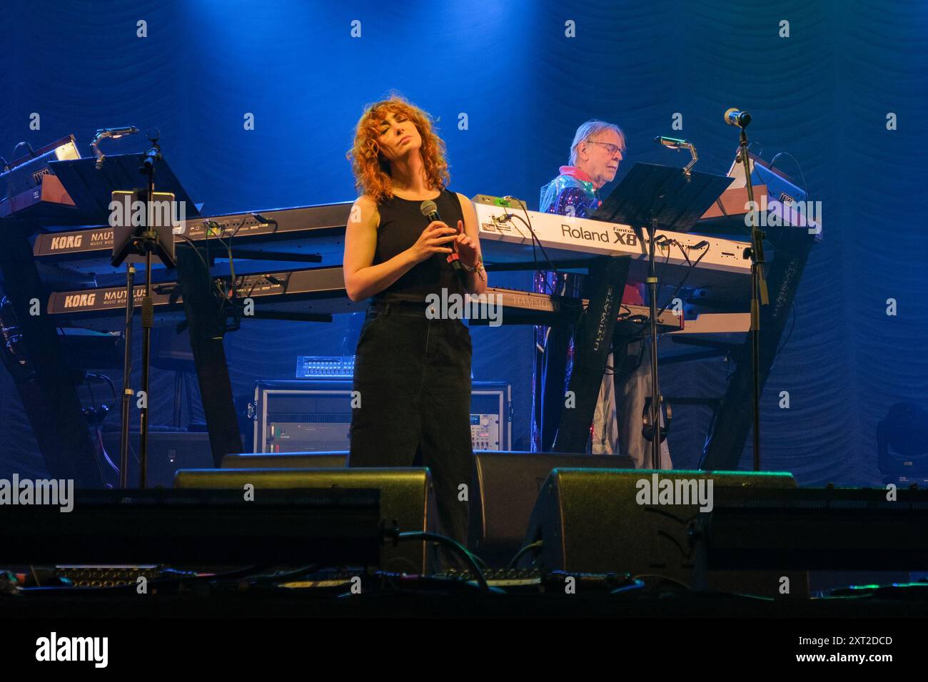 Mollie Marriott and Rick Wakeman perform at Fairport's Cropredy ...
