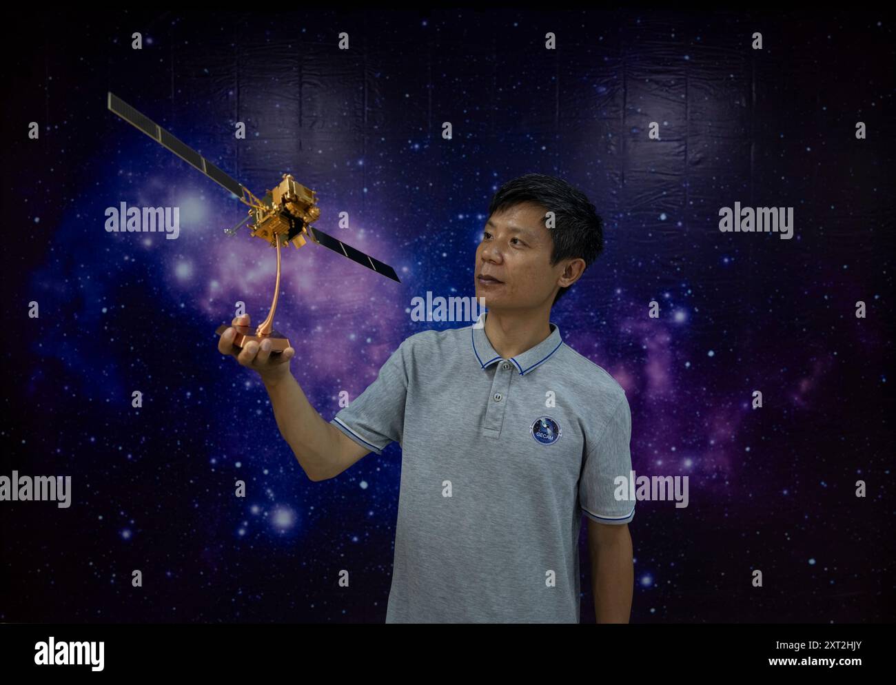 (240813) -- BEIJING, Aug. 13, 2024 (Xinhua) -- Xiong Shaolin poses for ...