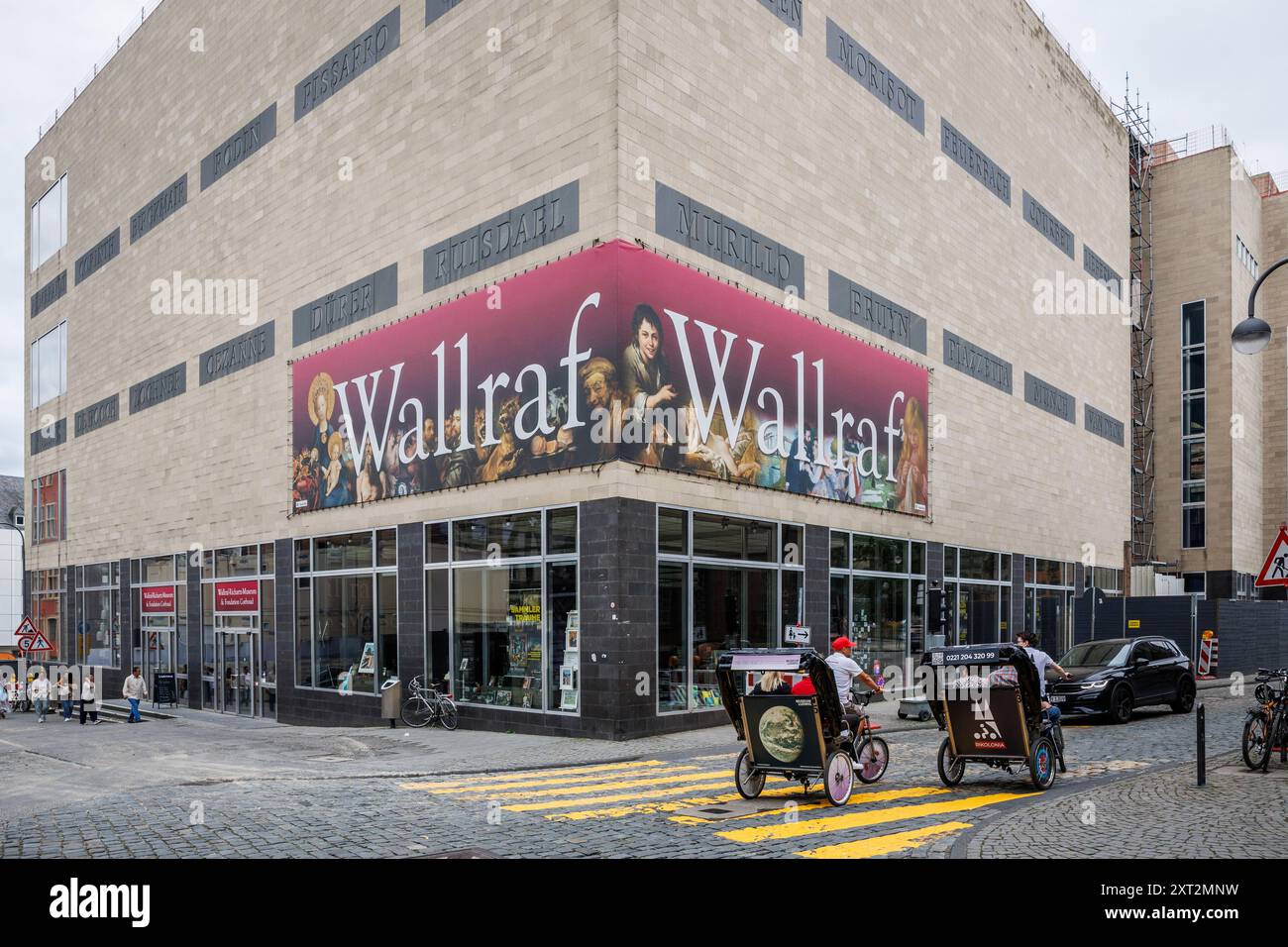 Wallraf-Richartz-Museum & Fondation Corboud in the old part of the town, tourist city tour in ...