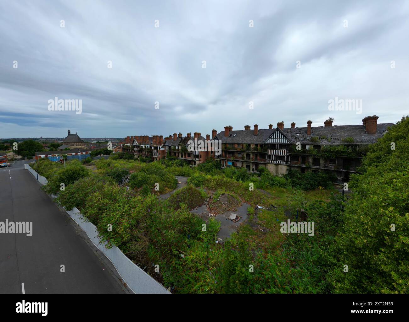Housing liverpool aerial view hi-res stock photography and images - Alamy