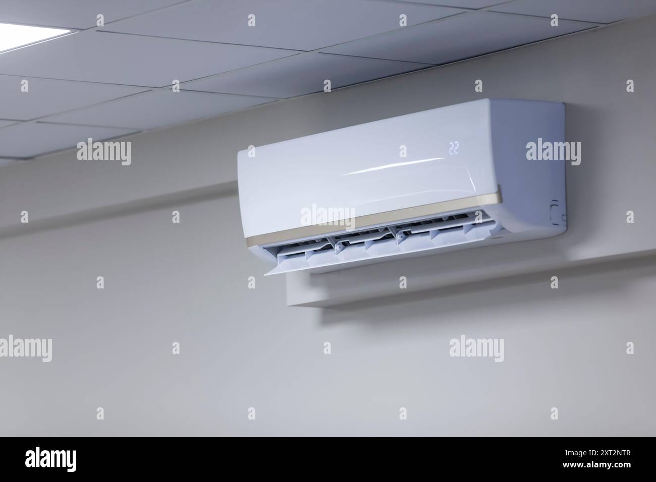 Wall mounted air conditioner hi-res stock photography and images - Alamy
