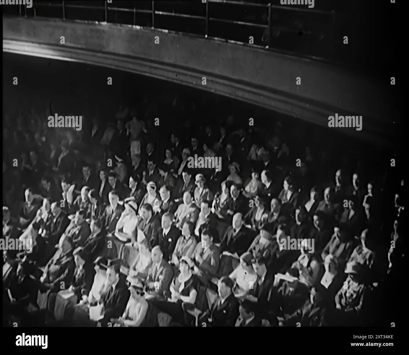 1930s acrobats hi-res stock photography and images - Alamy