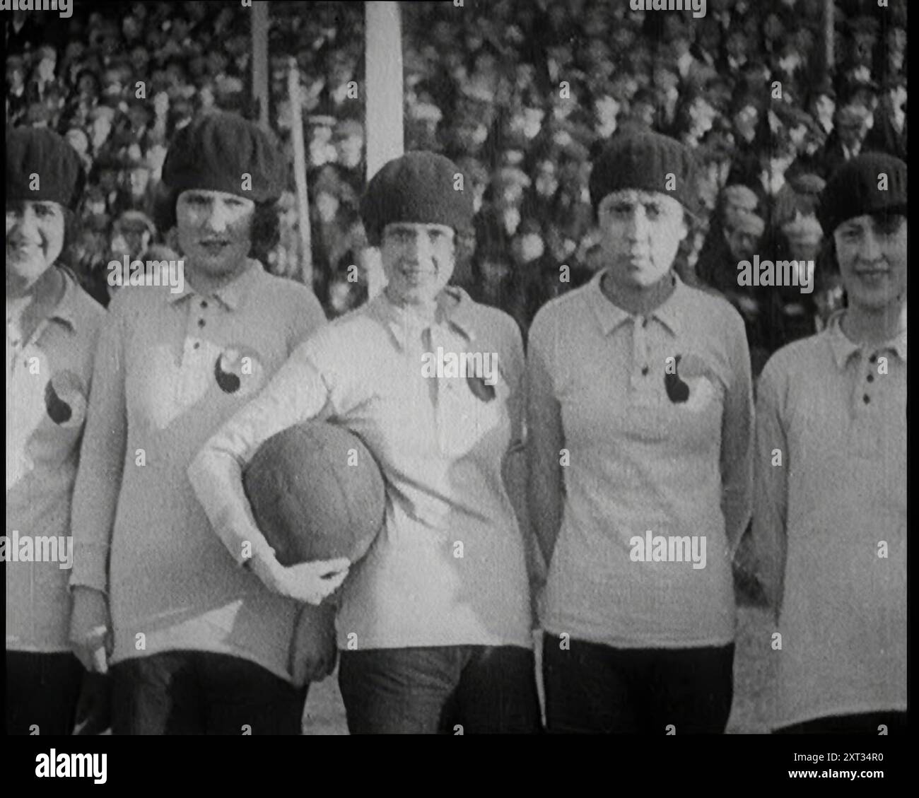 1920s football female hi-res stock photography and images - Alamy