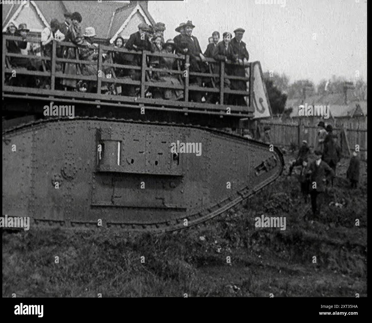 Tanks roll rough terrain hi-res stock photography and images - Alamy