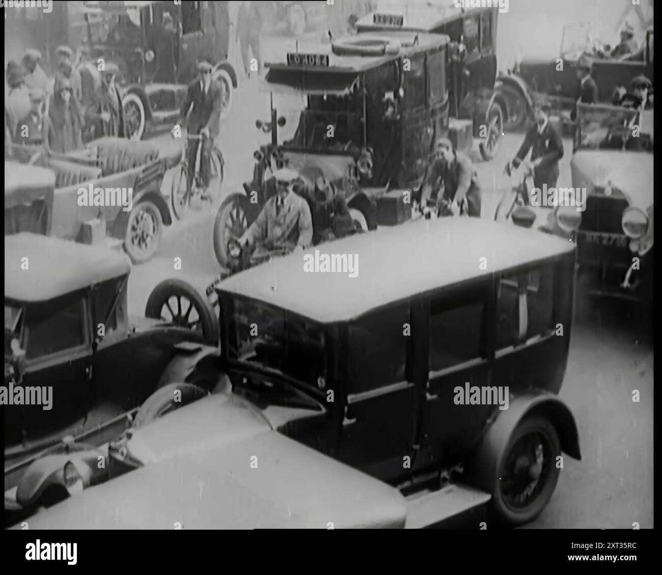 Car congestion from the 1920s hi-res stock photography and images - Alamy