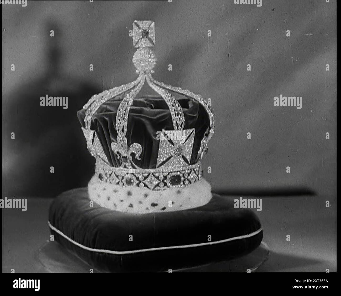The Imperial Crown of India, 1937. Crown - part of the Crown Jewels ...
