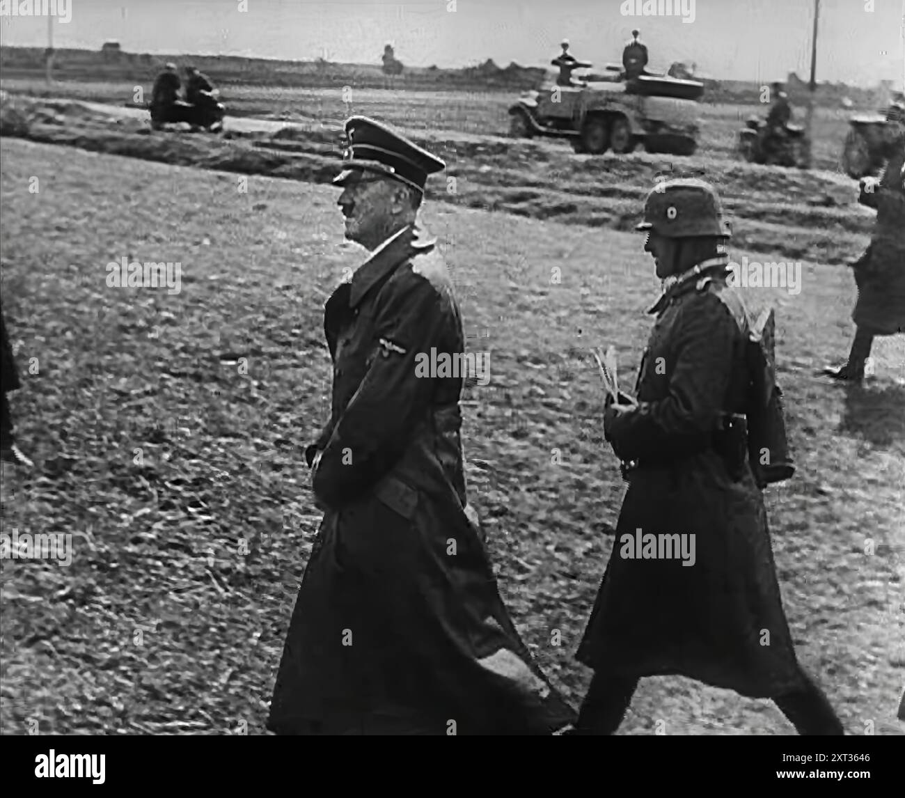 Adolf Hitler Walking Towards German Troops, 1941. Second World War ...