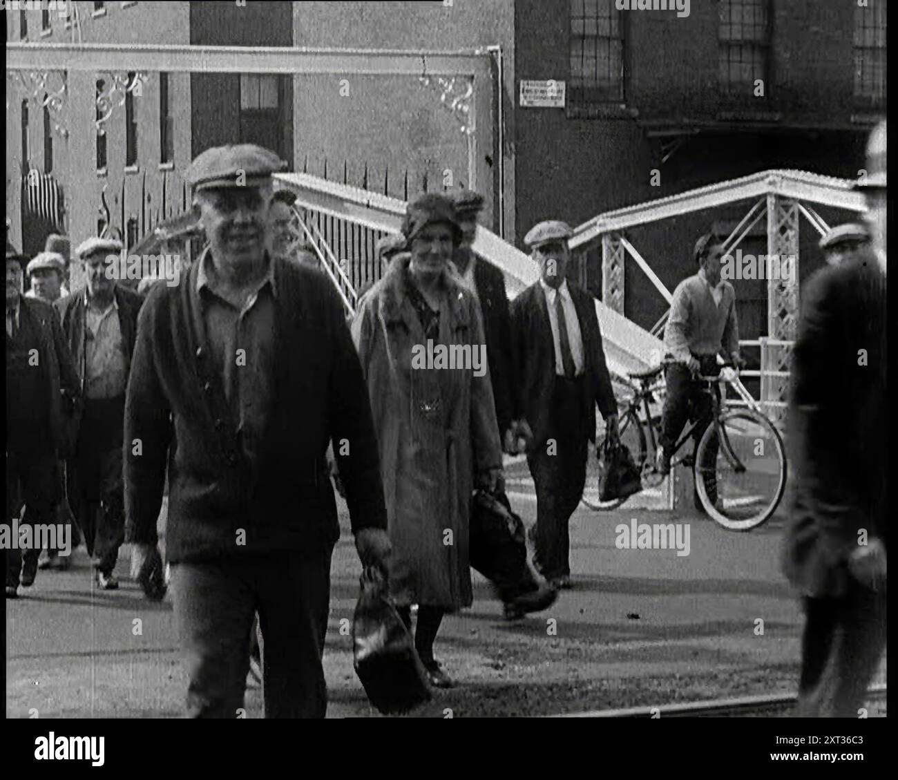 American factory workers 1930s hi-res stock photography and images - Alamy