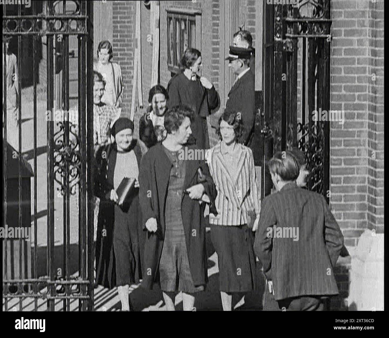 American factory workers 1930s hi-res stock photography and images - Alamy
