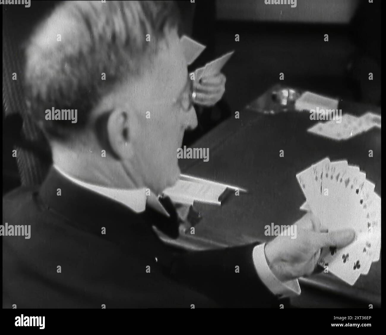 Movie film contract 1930s hi-res stock photography and images - Alamy