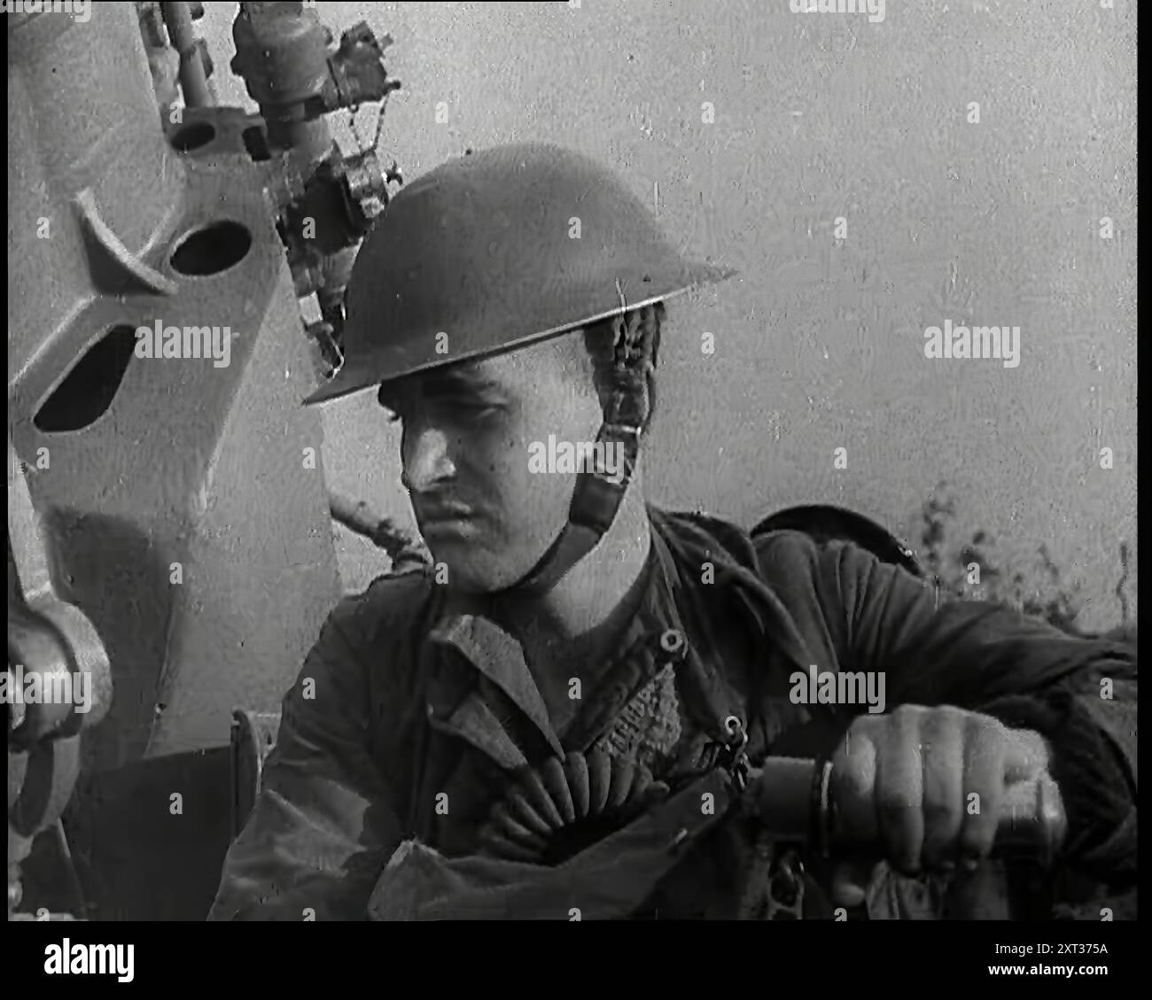 Man turning head looking left hi-res stock photography and images - Alamy