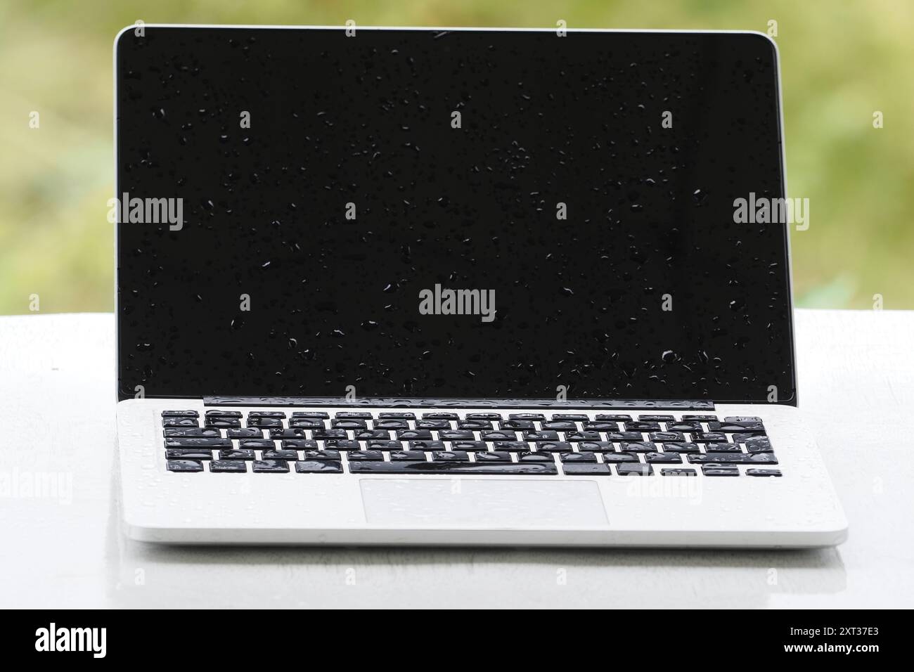 Laptop water damage hi-res stock photography and images - Alamy