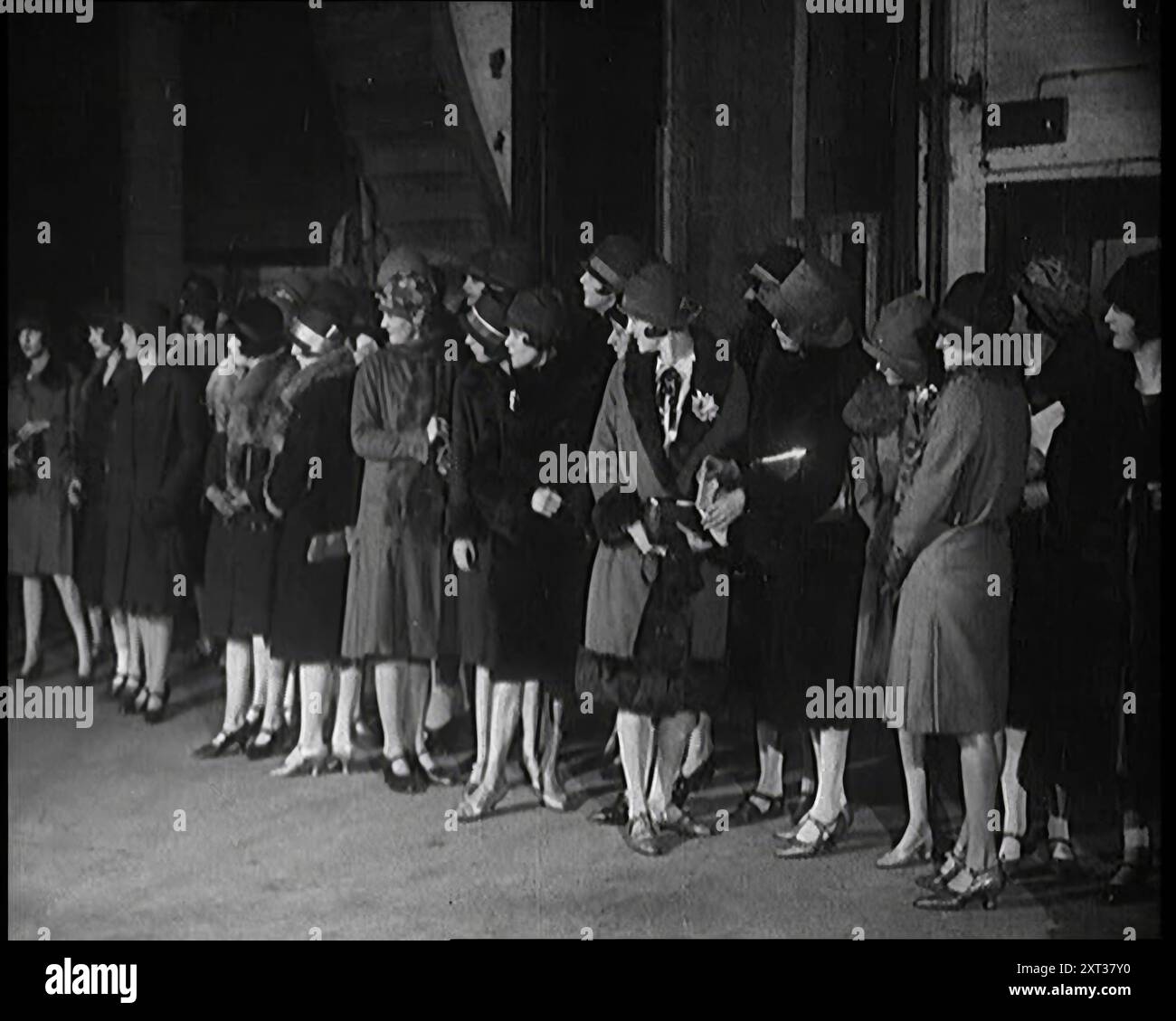 Standing in line at a movie theatre hi-res stock photography and images ...
