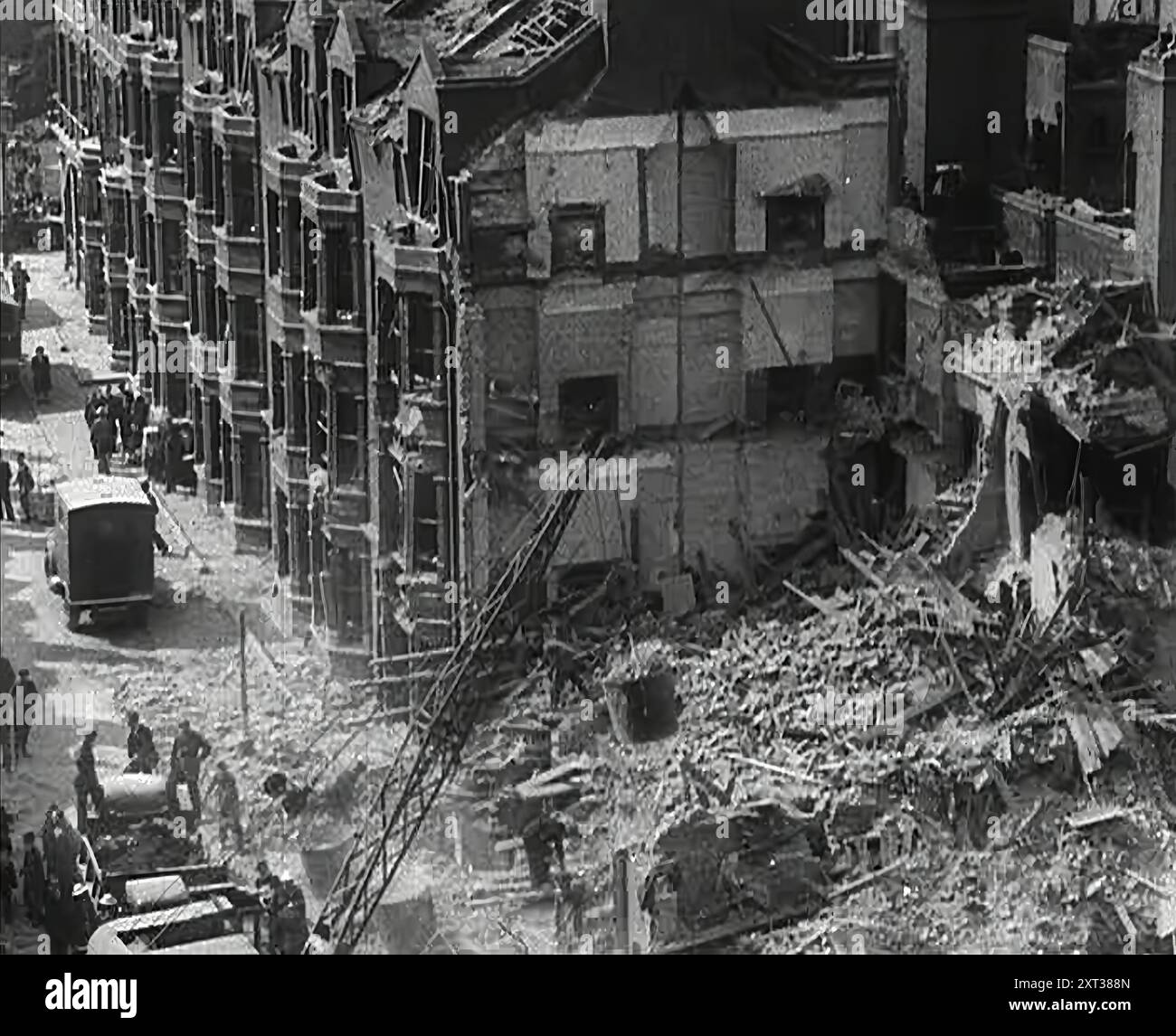 Bomb damage from world war ii hi-res stock photography and images - Alamy