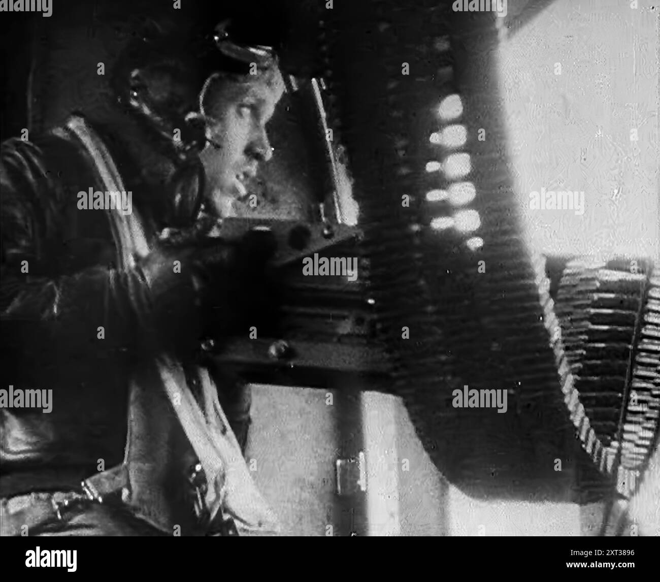 Machine gunner portrait ammunition hi-res stock photography and images ...