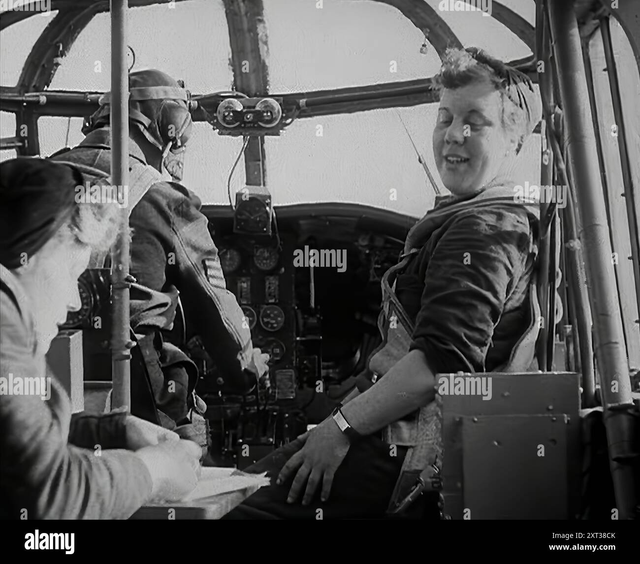 Female pilot wwii plane hi-res stock photography and images - Alamy