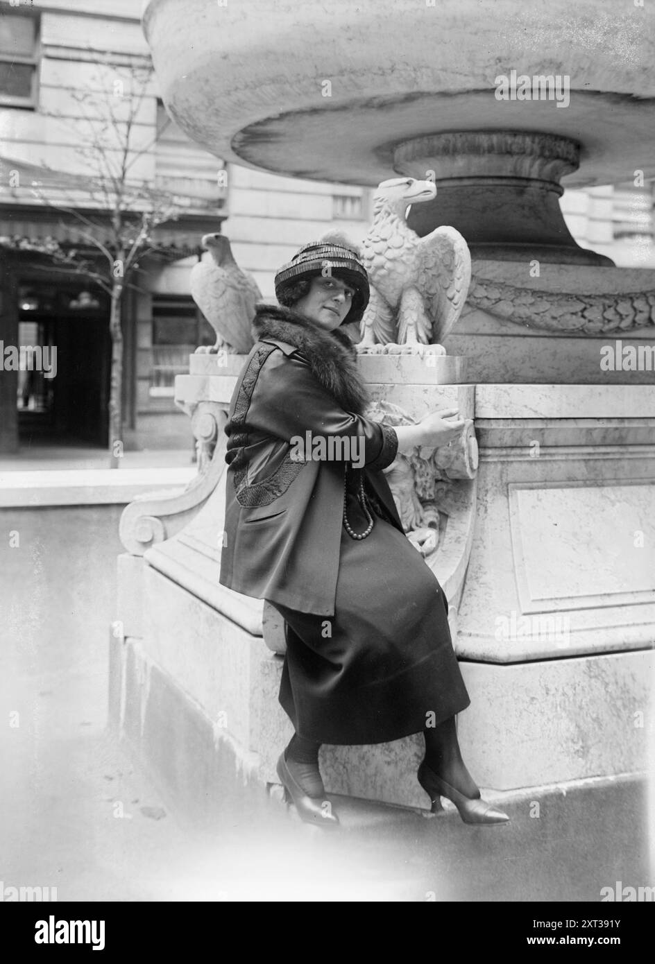 Sophie Braslau, between c1915 and c1920. Shows opera singer Sophie ...
