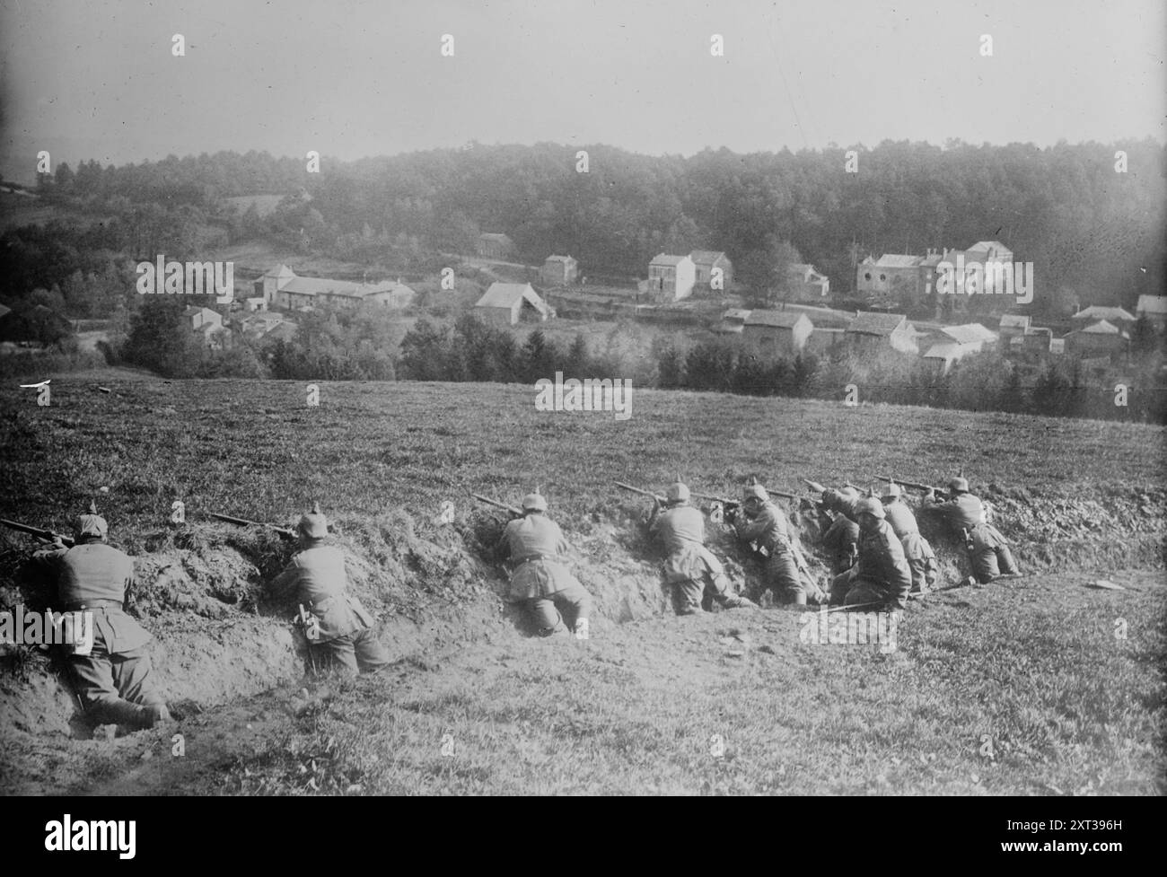 Germans in trenches in Argonne Forest, between 1914 and c1915. Shows ...