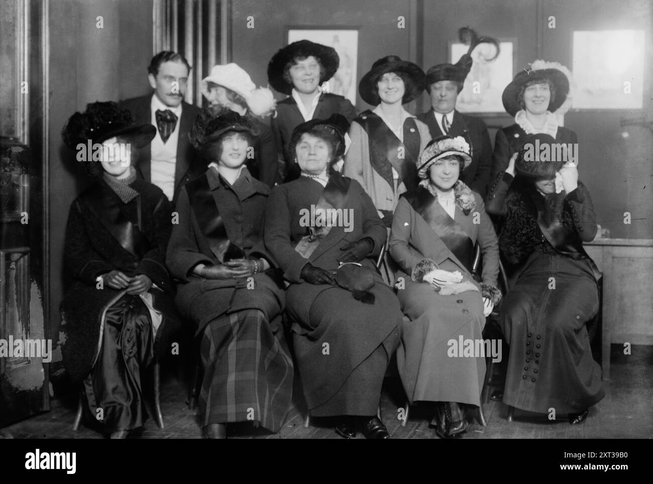 Fusion Tag Girls, between c1910 and c1915 Stock Photo - Alamy