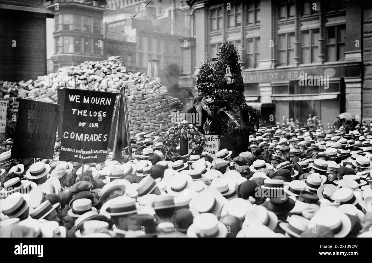 Becky Edelson and Louise Berger, 1914. Shows the memorial service for ...